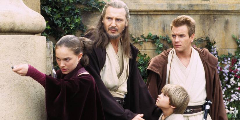 The 10 Best Padme Amidala Outfits, Ranked