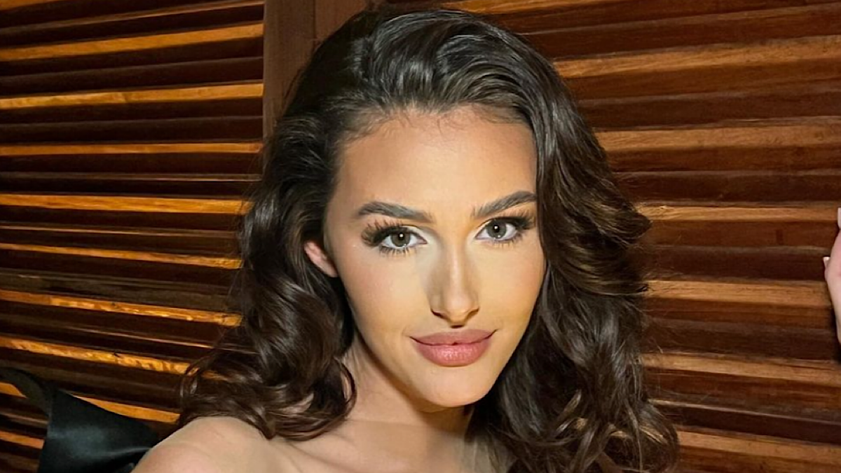 Perfect Match's Chloe Veitch Reveals She's Dating Hockey Player