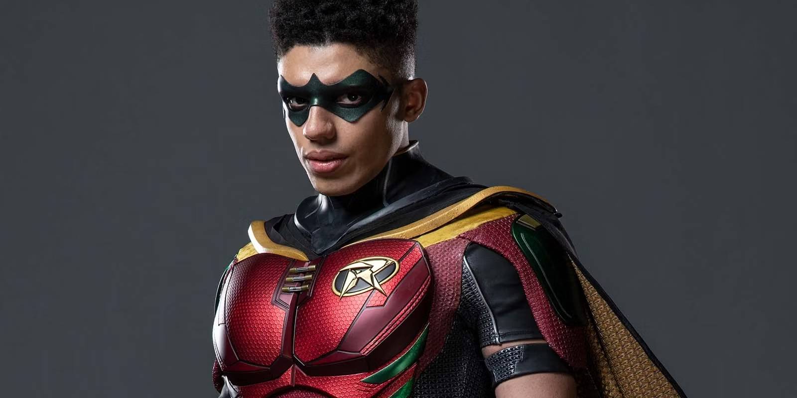 Titans Actor Makes Neat The Batman Reference With Tim Drake Robin Suit ...