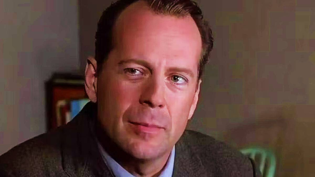 The Sixth Sense Star Recalls Incredible Way Bruce Willis Helped Him On Set