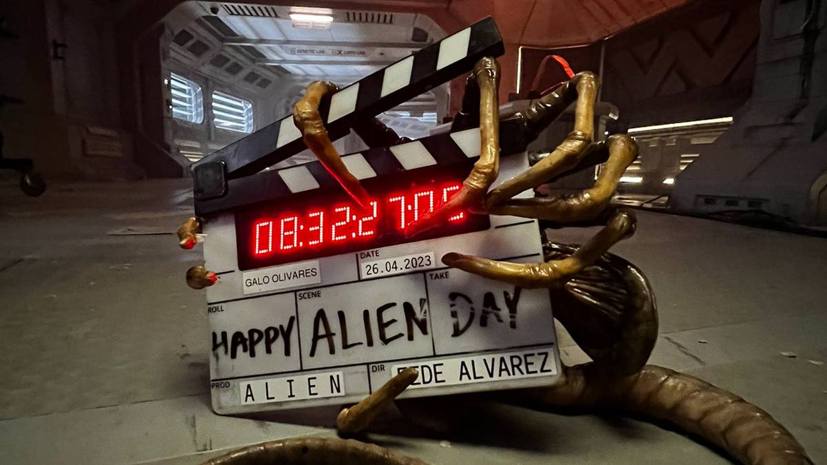 New Alien Movie BTS Image Reveals Facehugger & Teases Setting