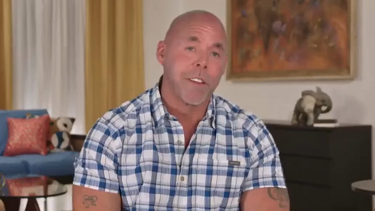 Scott Wern Attempts Photoshop Humor With Two 90 Day Fiancé Newcomers