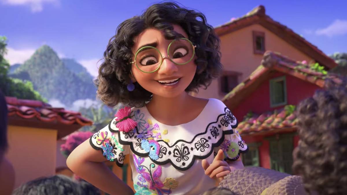 Who Voices Mirabel In Encanto (& Where You Know Her From)