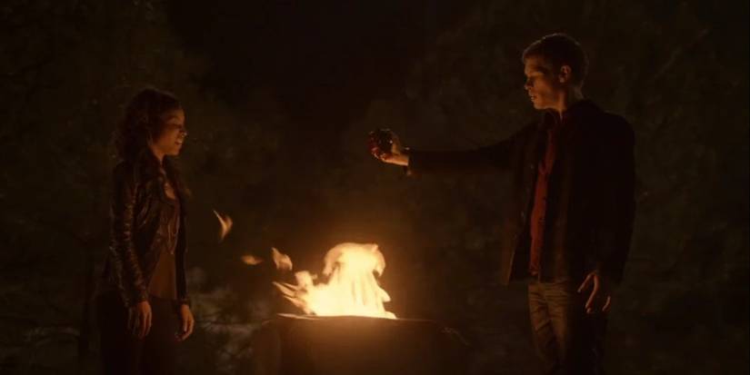 The Vampire Diaries: Klaus Hybrid Curse Explained (& How It's Broken)