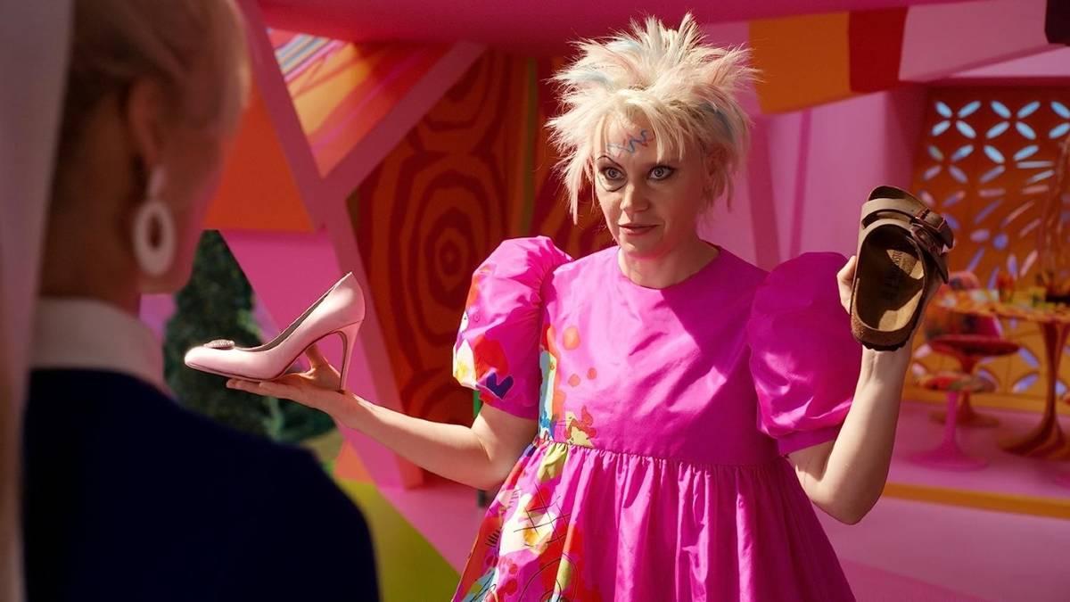 The Concept Of Weird Barbie Explained By Director & Kate McKinnon