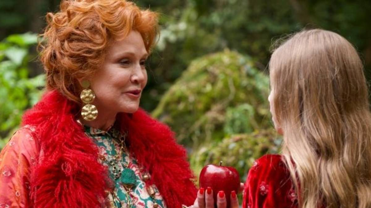 Carrie Fisher’s Last Movie Revealed In First-Look Wonderwell Image, 7 ...