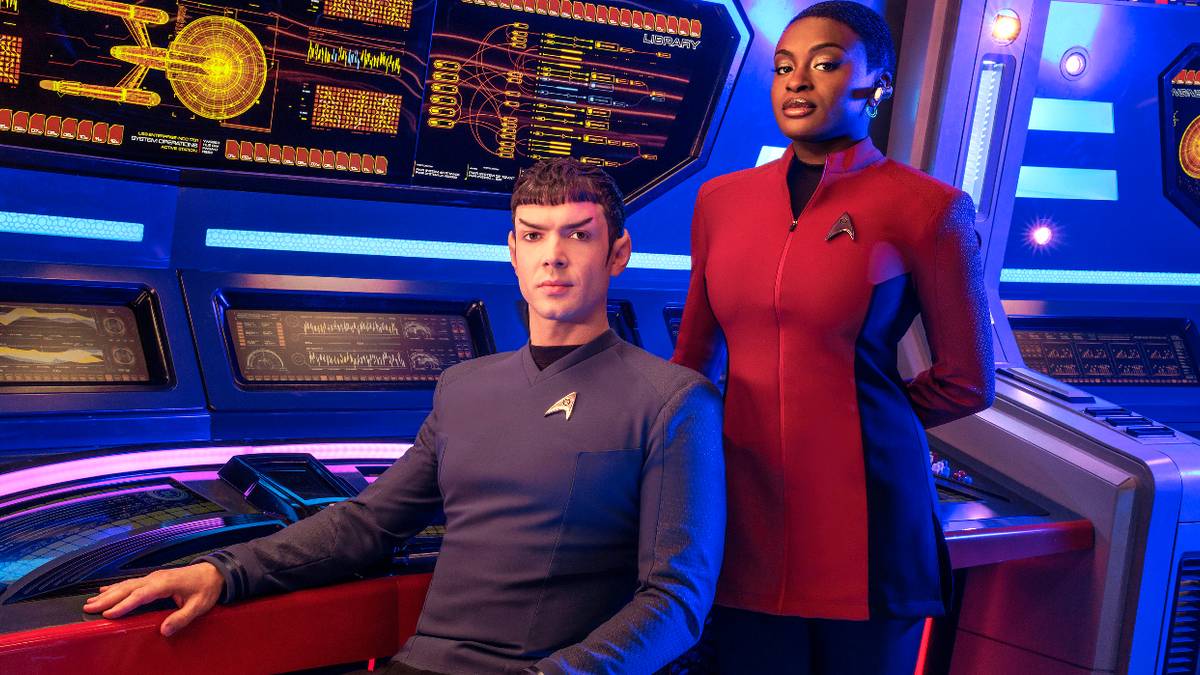 10 Hilarious Star Trek Memes Of Strange New Worlds' Spock & Uhura
