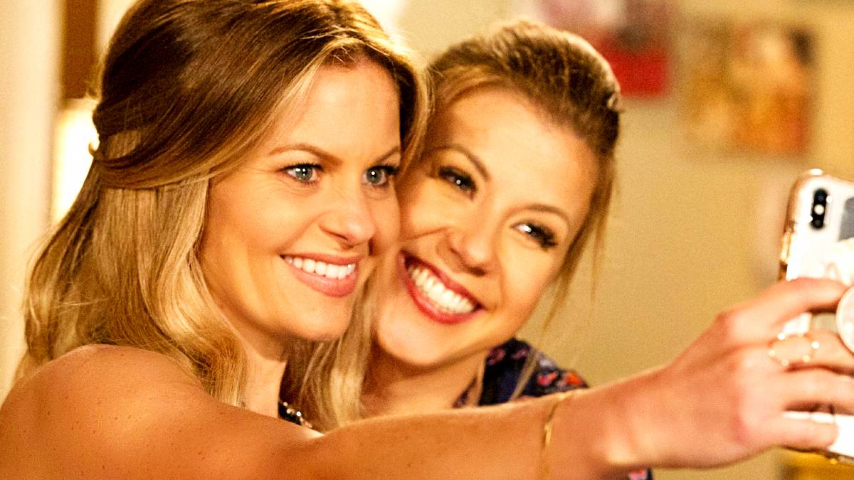 Fuller House Star Breaks Cast Silence On Sweetin & Cameron Bure’s ...