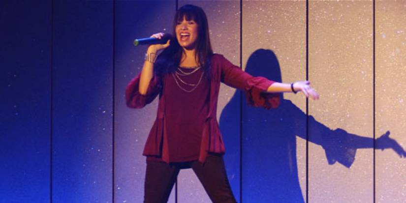 Demi Lovato Recreates Iconic Knee-Jerking Performance From Camp Rock In ...