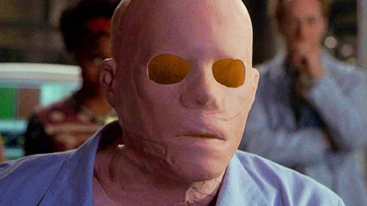 Kevin Bacon’s Critically Panned Invisible Man Adaptation Gets Glowing ...