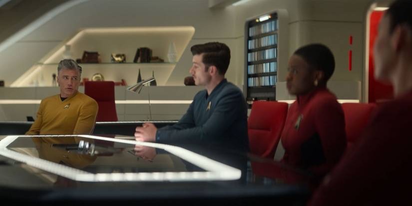 10 Ways Strange New Worlds Made Star Trek's Captain Pike Better Than TOS