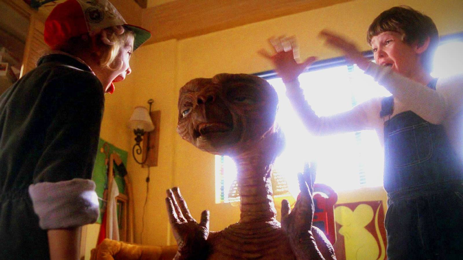 Steven Spielberg-Produced Docuseries About Alien Encounters Gets ...