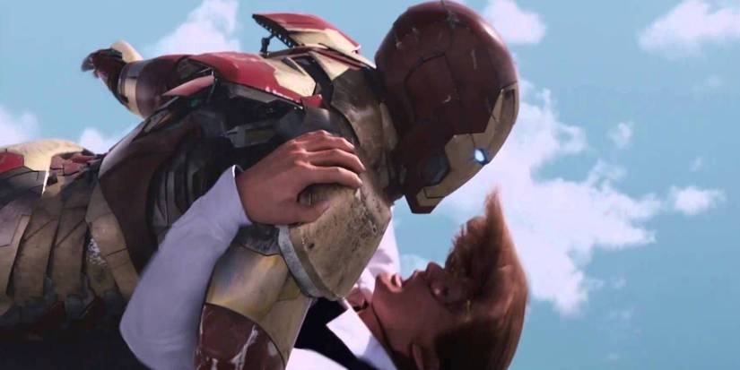 Iron Man's 10 Most Heroic Moments In The MCU
