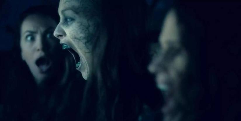 This Mike Flanagan Show Has The Best Jump Scare Of Any Horror In The ...