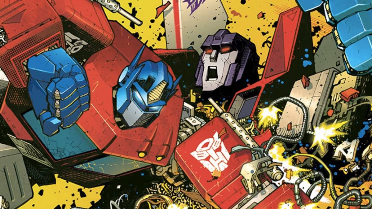 Optimus Prime DESTROYS Starscream in First Look at New Continuity's Combat