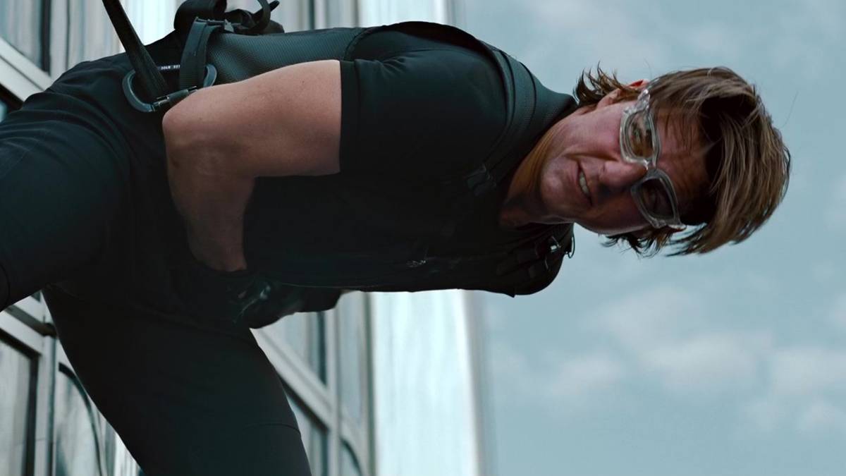 How Mission Impossible 4 Tricked You With A Physically Impossible ...