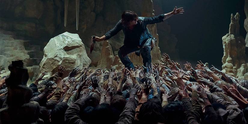 Daryl Dixon Has A New Signature Weapon Replacing His Crossbow After 13