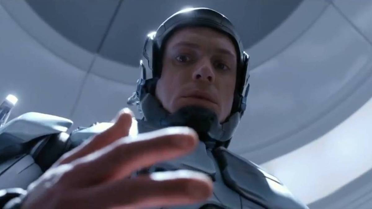 RoboCop 2014 Deleted Scene Explains One Of The Remake's Weirdest Changes