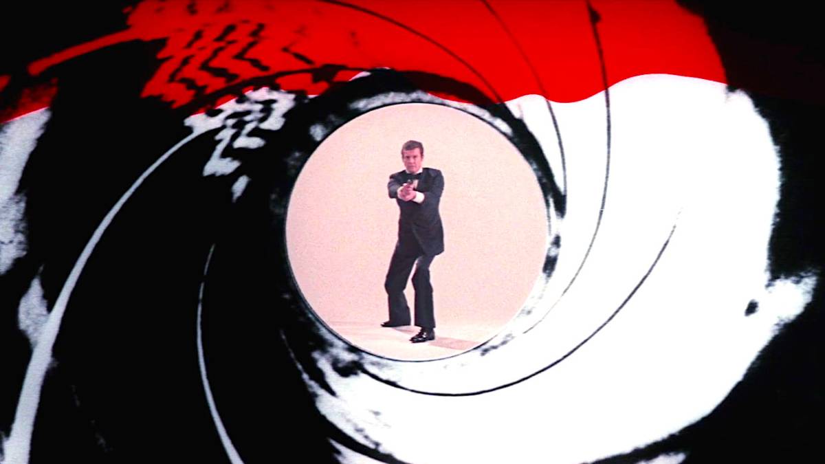 James Bond’s Iconic Gun Barrell Opening Recreated With All 6 Bonds At ...