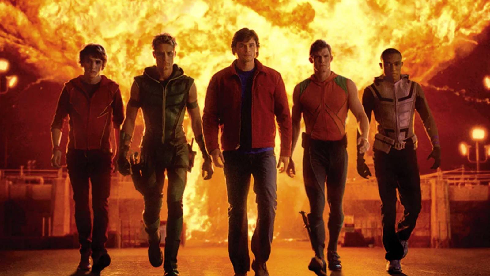 Tom Welling’s Older Superman & Smallville’s Justice League Don Armored ...