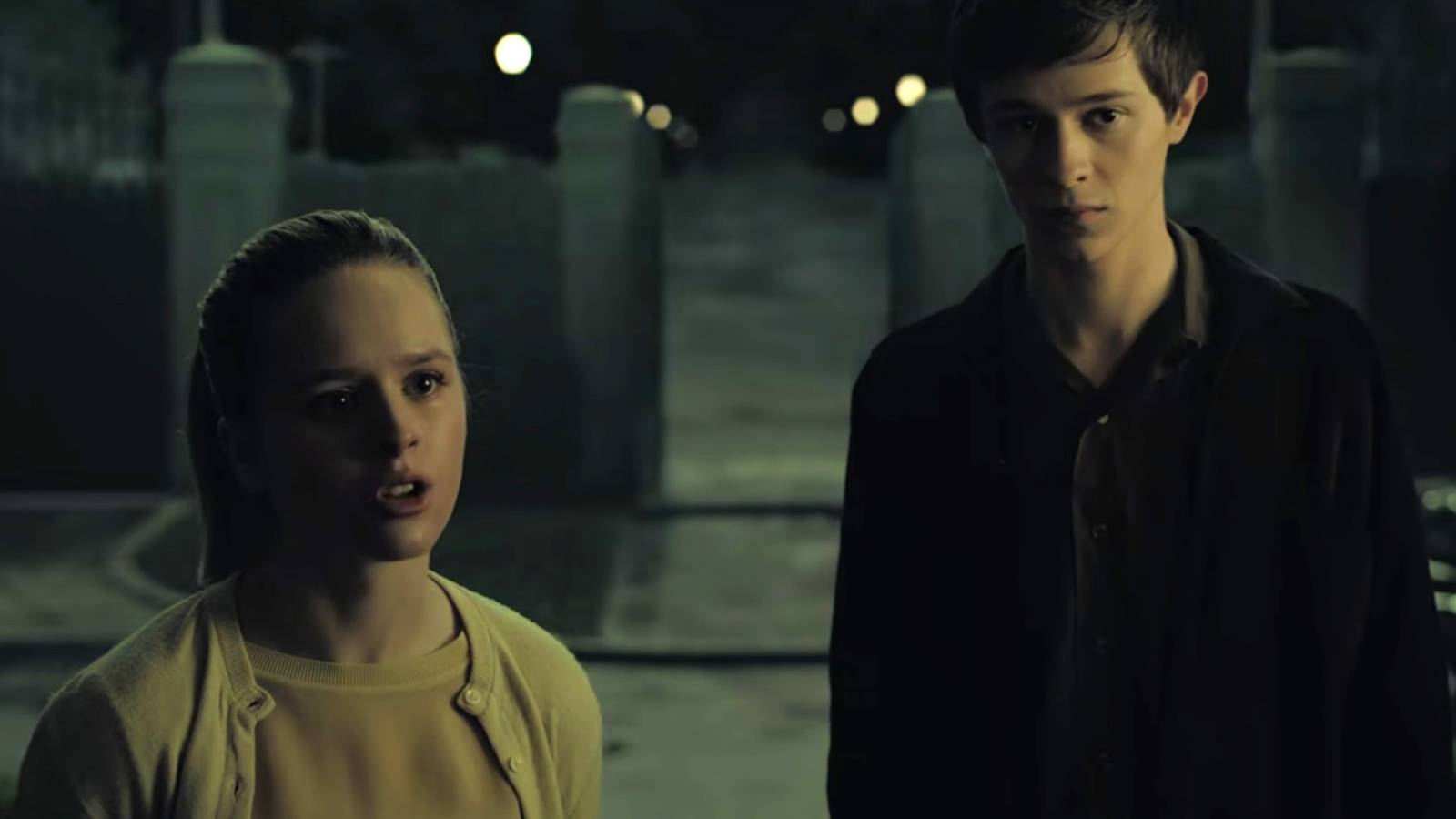 "Together On Screen": House Of Usher Set Photo Reveals Double Easter ...