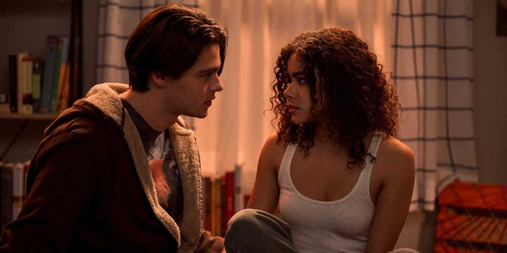 Why Marcus & Ginny Are Broken Up In Ginny & Georgia Season 3