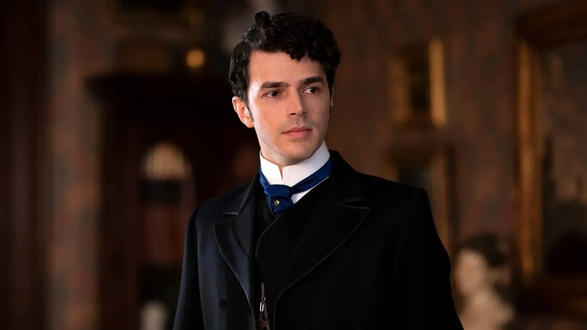 How The Gilded Age Created Season 3’s Haymarket & Why Larry Kept His ...