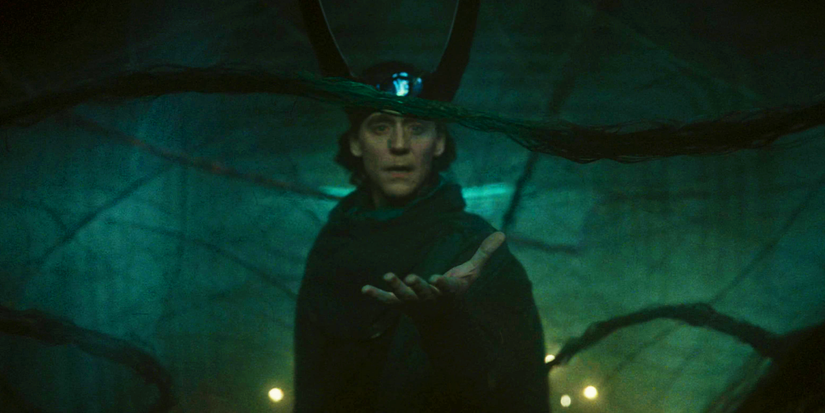 Tom Hiddleston's Genius Loki Moment Calls Back To Robert Downey Jr's ...