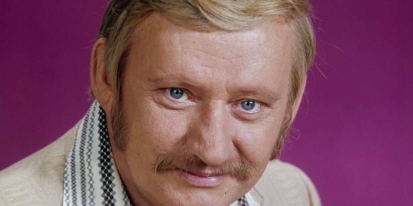 9 Classic Sitcom Characters Michael Fassbender's Assassin Uses As ...