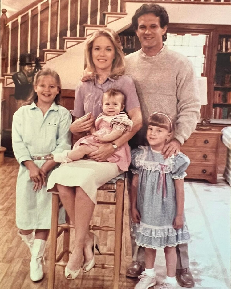 Rare Full House Photo Shows Tanner Family With The Original Danny Actor ...