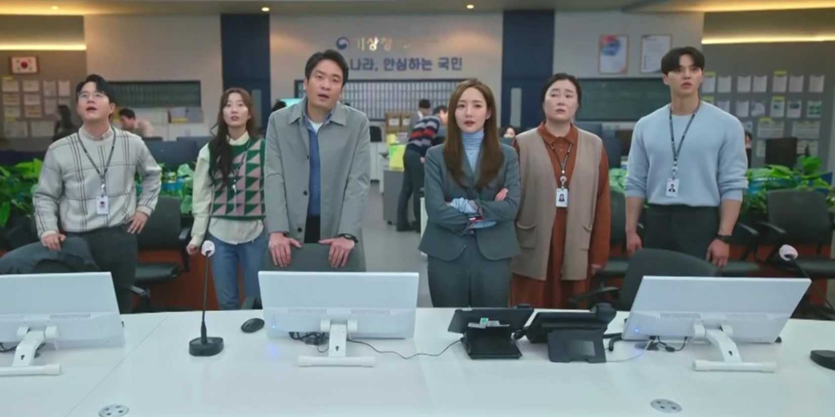 2 Of The Most Famous K-Drama Actors Right Now Starred In A Rom-Com ...
