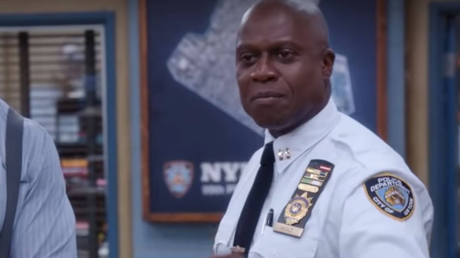 10 Brooklyn Nine-Nine Episodes Focused On Captain Holt