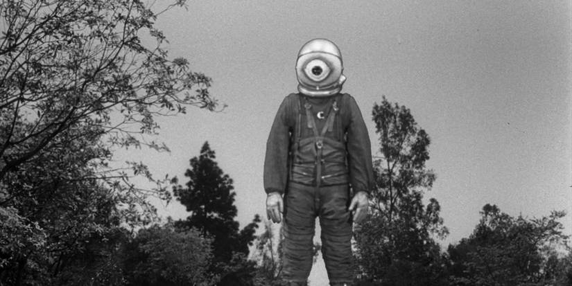 These 8 Sci-Fi TV Shows Didn't Need Huge Budgets To Be Incredible