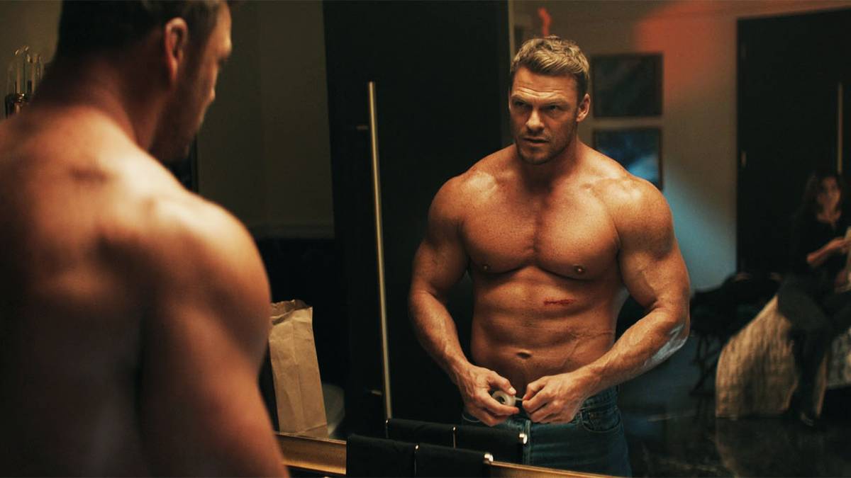 Alan Ritchson Reveals His Reacher Season 2 Diet & Workout Regimen