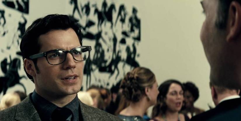 10 Hidden Details In Batman V Superman: Dawn of Justice