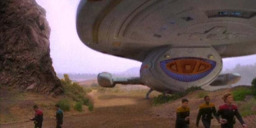 Voyager Finally Did A Starship Feat Star Trek: TOS & TNG Never Could