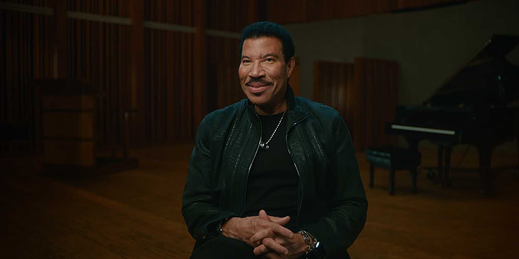 Every Singer & Musician Featured On 1985's "We Are The World" & What ...