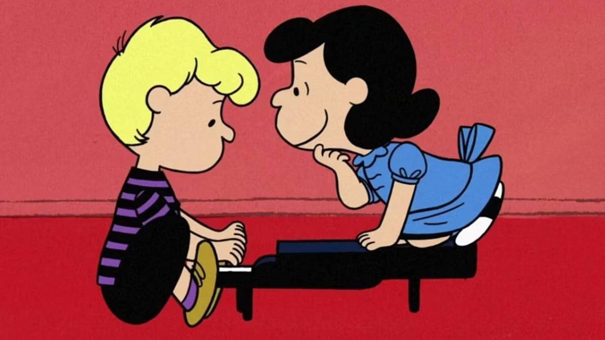 Peanuts: 10 Funniest Lucy & Schroeder Comics