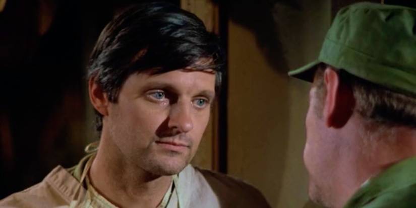 Hawkeye's 10 Best Episodes Of MASH