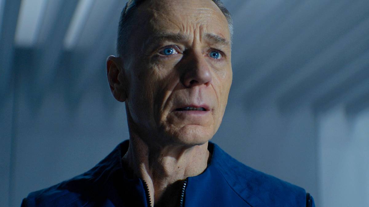 Foundation Season 3 Loses Original Showrunner As It Gears Up To Resume ...