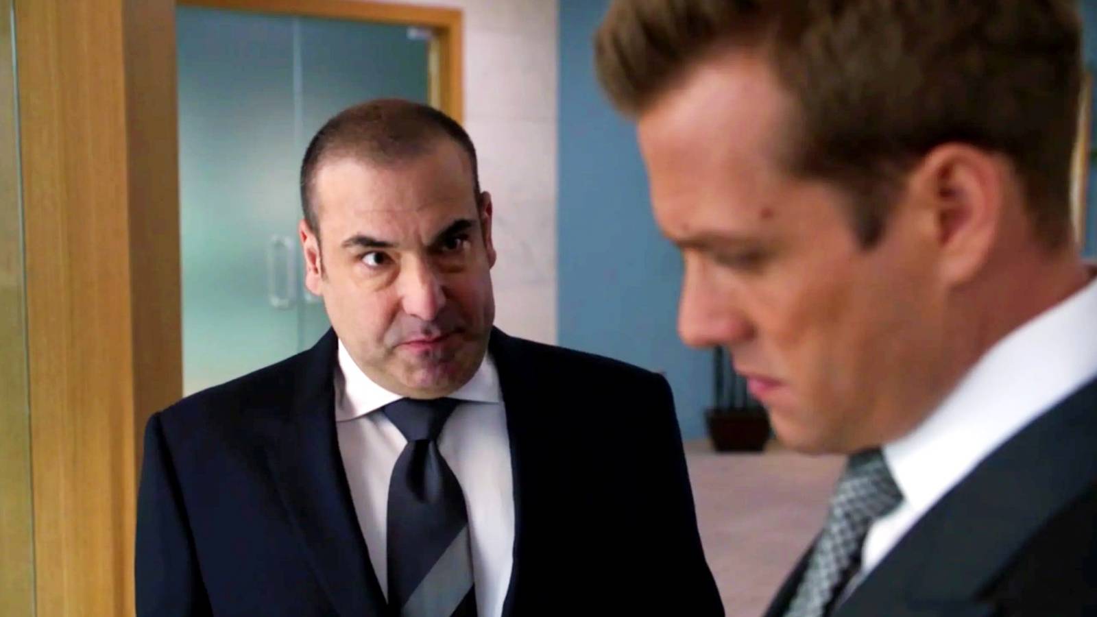 Original Suits Actor Is Open To Spinoff Return After Louis Litt-Based ...