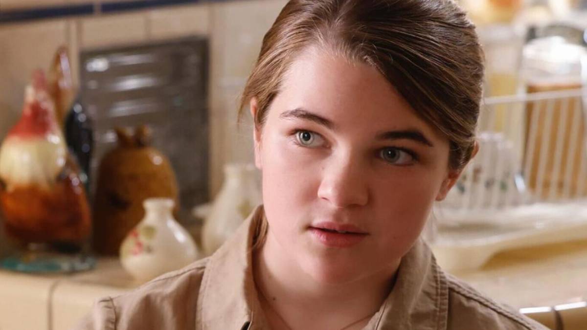 Young Sheldon Season 7 Premiere Images Show Mary In Germany & Cooper ...