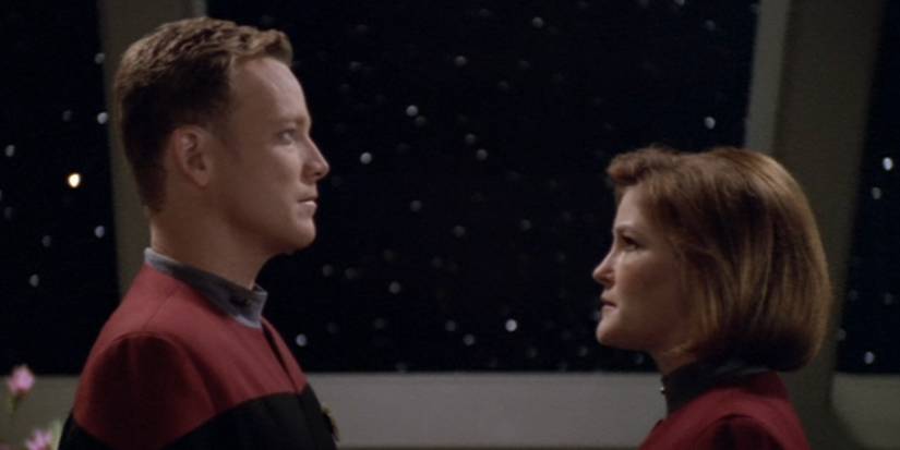 Star Trek Voyager Producer: "Picard Would Have Thrown Chakotay In The F ...