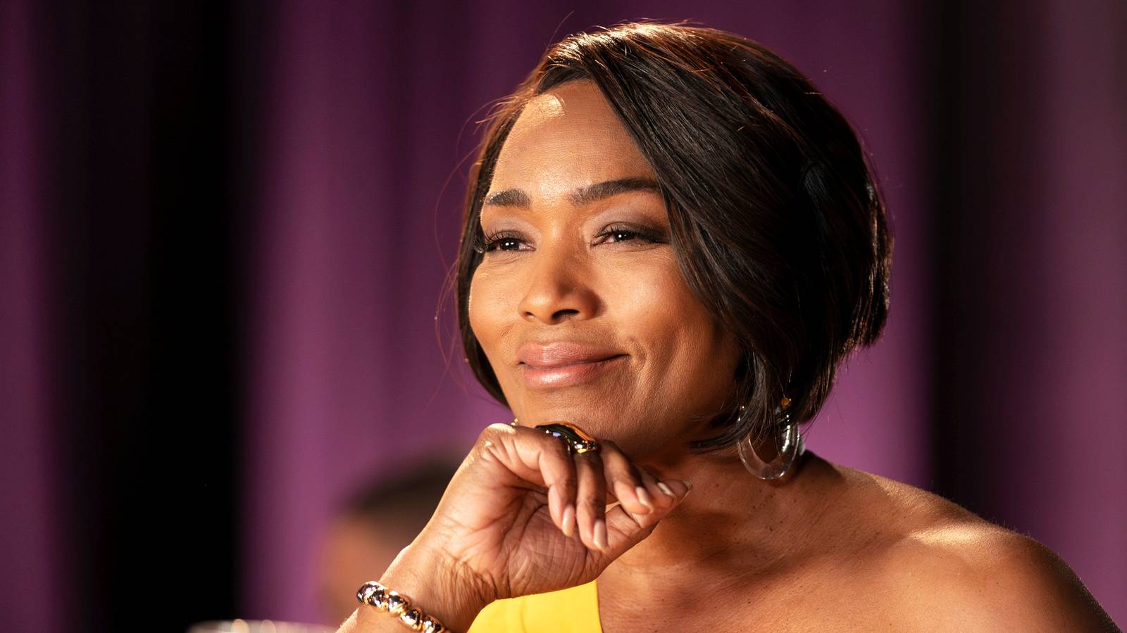 9-1-1 Can Capitalize On Athena Being Bobby's Widow (Just Not Yet)