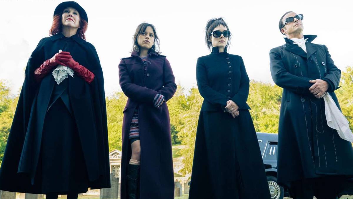 Beetlejuice Beetlejuice Mystery About Lydia's Husband's Death Addressed ...