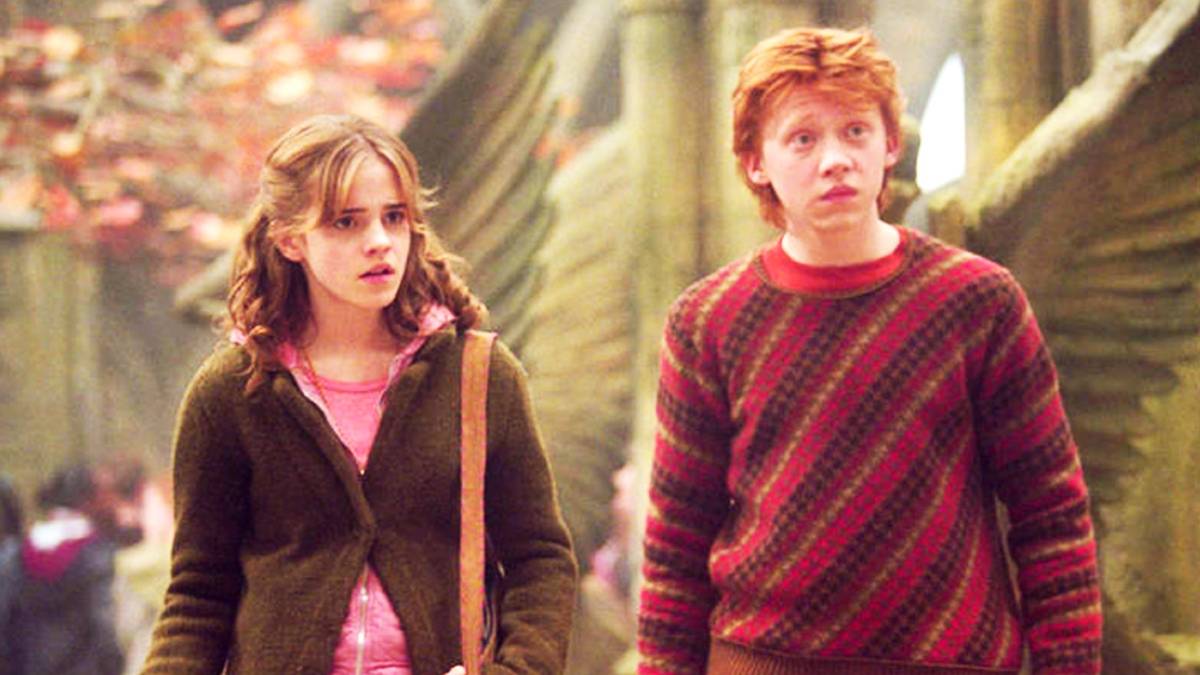 Harry Potter In The 1960s Art Gives The Franchise An Early TV Feel