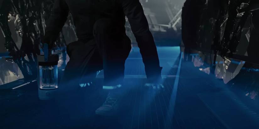 Alien: Earth Officially Brings Back The Franchise's Blue Mist Mystery