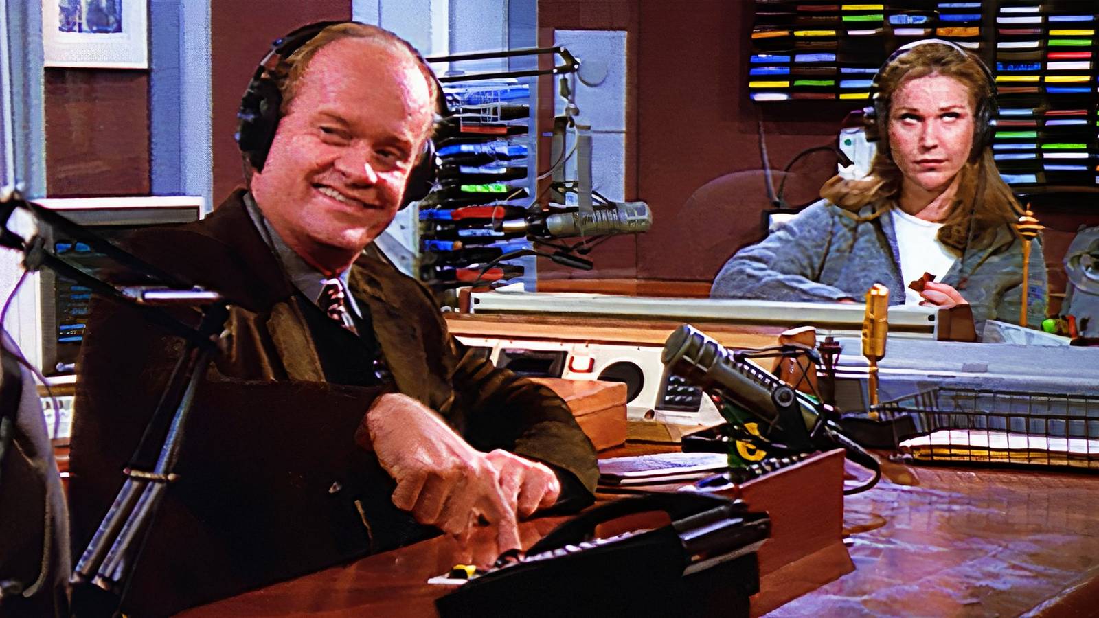 Frasier Season 2 BTS Photos & Video Reveal First Look At Original Stars ...