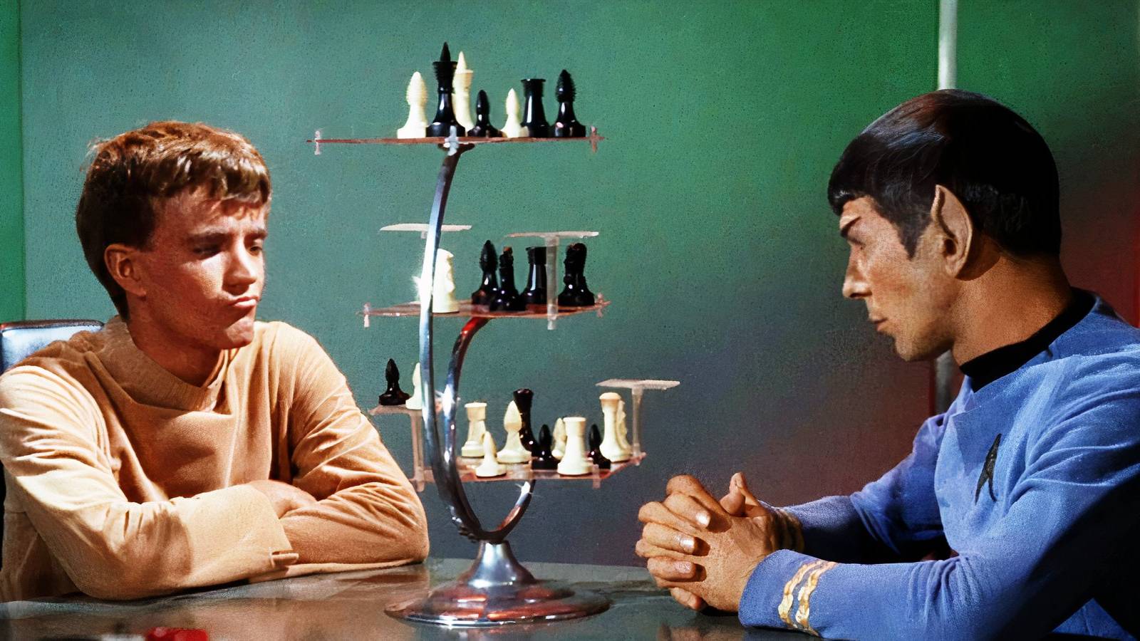 Why Star Trek Has 3D Chess & How To Play