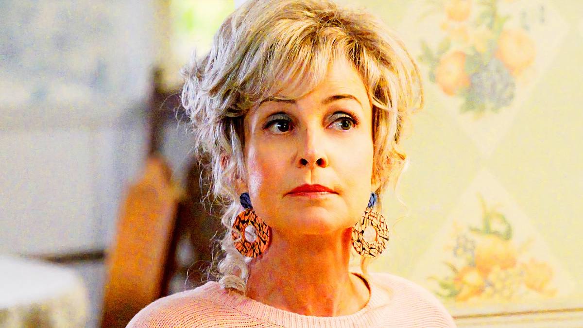 Annie Potts Is Back As Meemaw In Georgie & Mandy’s Young Sheldon Sequel ...